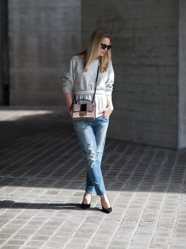 Styling Bon Label's Grey Sweatshirt | Style&Minimalism