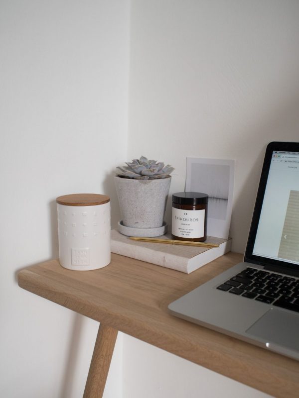 A Calming Minimal Home Workspace - Style&Minimalism