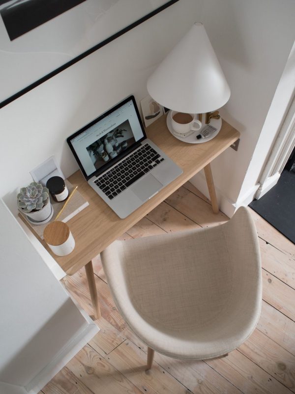 A Calming Minimal Home Workspace - Style&Minimalism